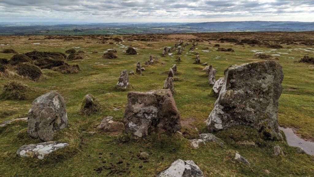Cosdon Stone Row | Dartefacts