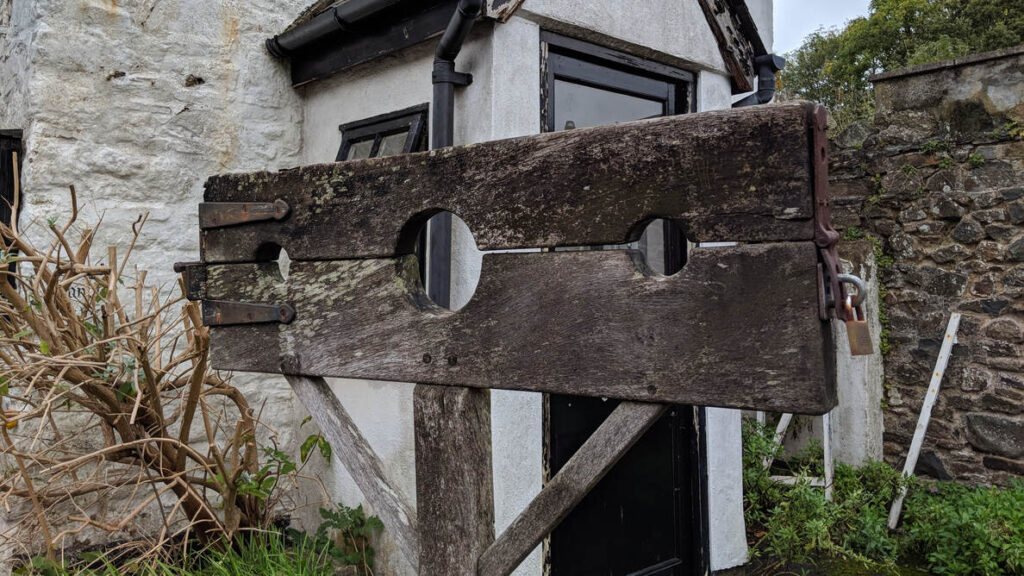 Sticklepath Village Pillory | Dartefacts