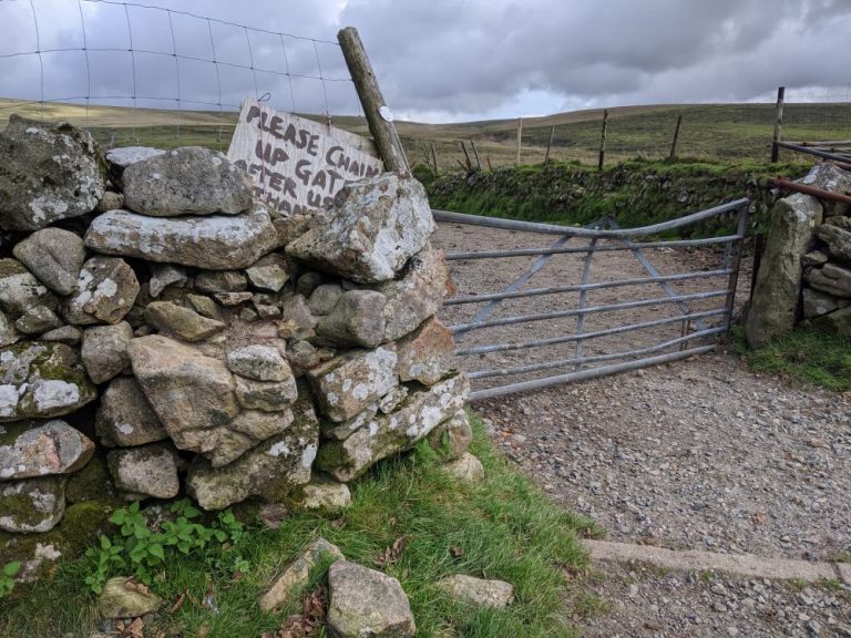 Stock Gate, Bagga Tor Army Hut | Dartefacts