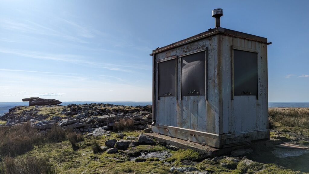 Military Firing Range Hut, Standon Hill | Dartefacts