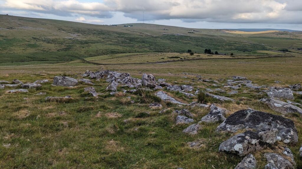 Roos Tor ‘Boundary Work’ | Dartefacts