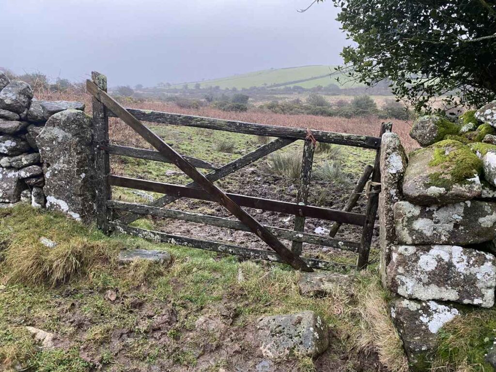 Stock Gate, Yalland Longhouse | Dartefacts